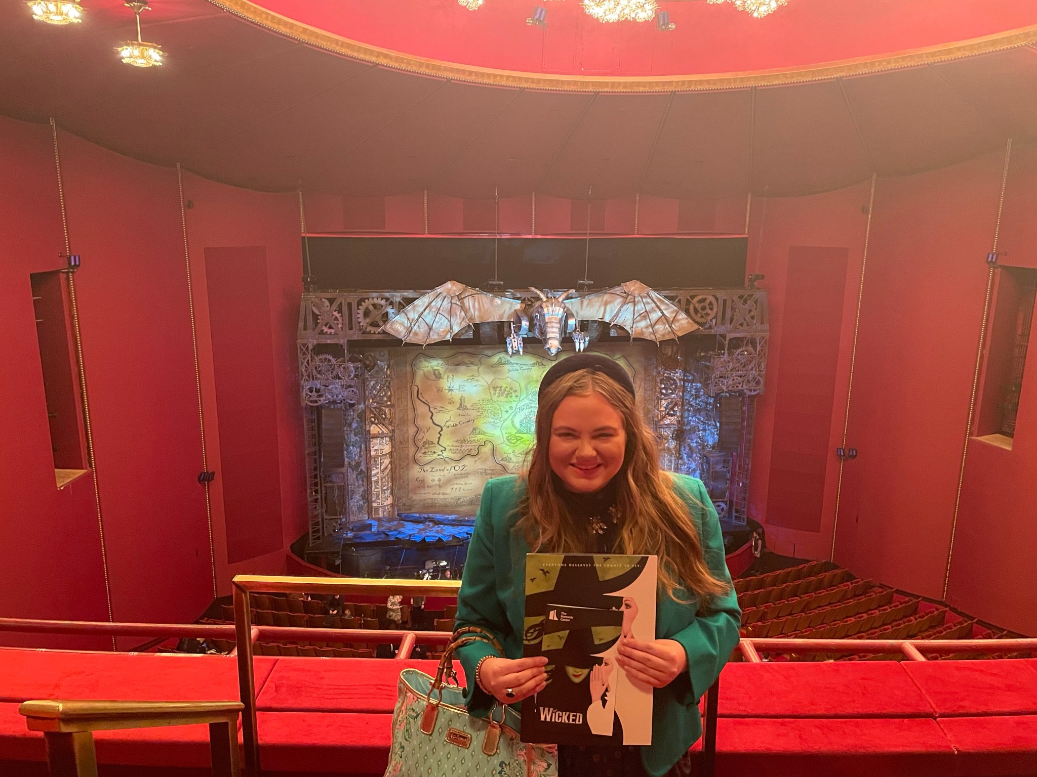 I Saw Wicked at The Kennedy Center! - The Pink Chickadee